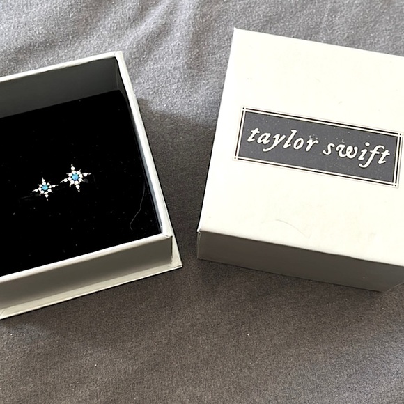 Taylor Swift | Jewelry | Official Taylor Swift Arcade Ring Evermore ...